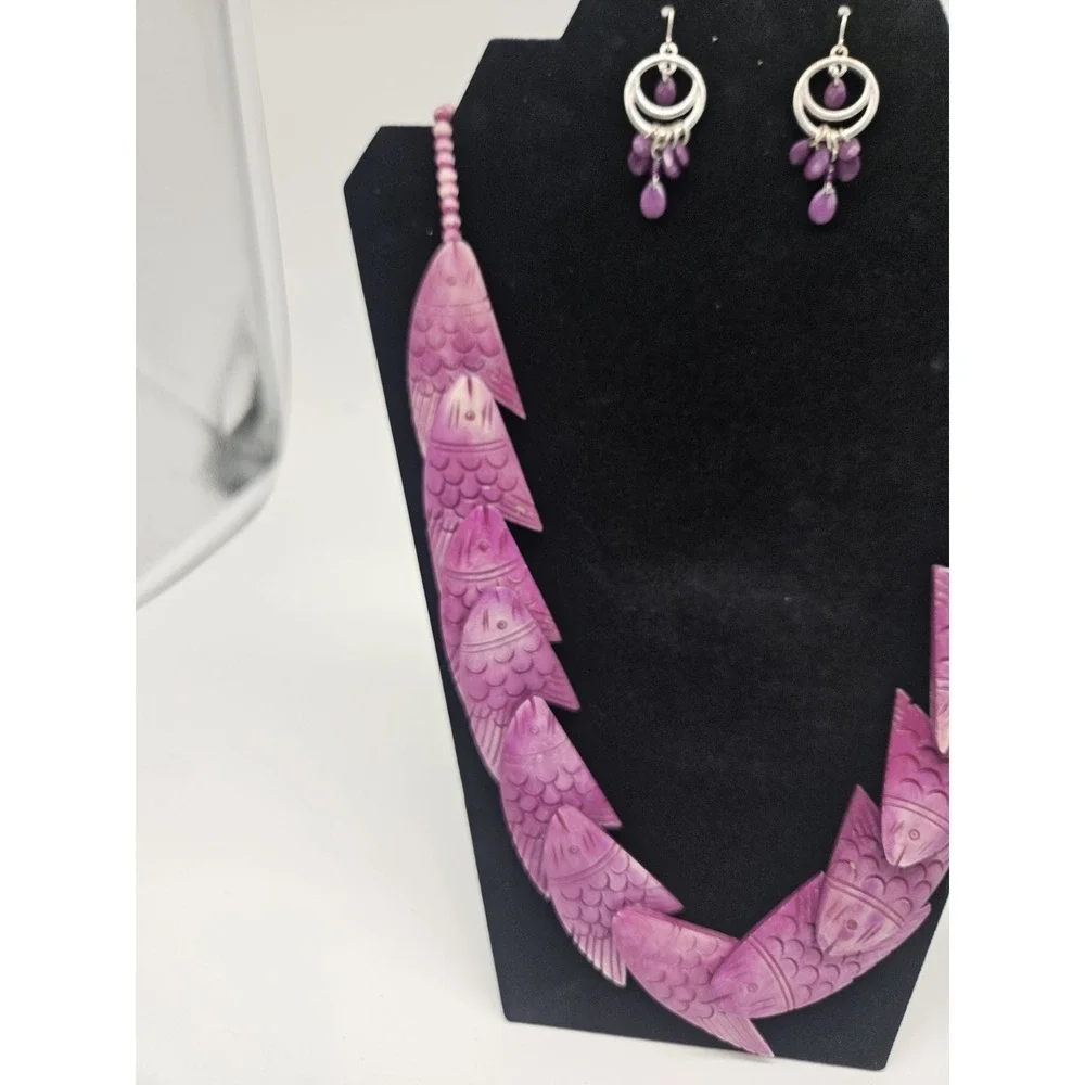The Unbranded Brand | Jewelry | Purple Wood Fish Bead Statement ...